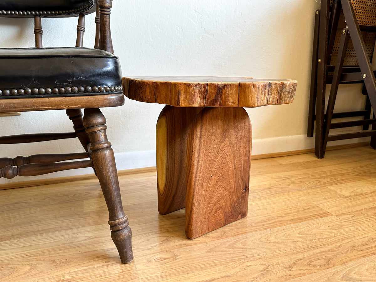 Mesquite Side Table w/ Arched Legs – La Vida. Taprut